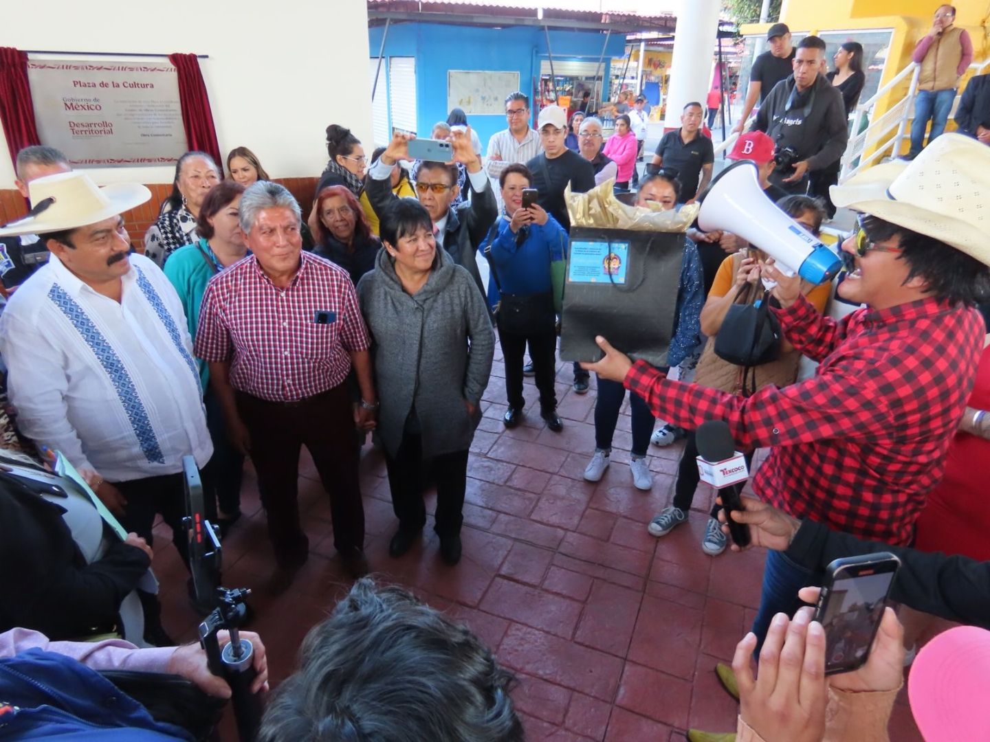 Sedatu y gobierno de Texcoco entregan rehabilitación de plaza de la ...